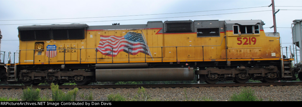 Union Pacific SD70M 5219 on 17G